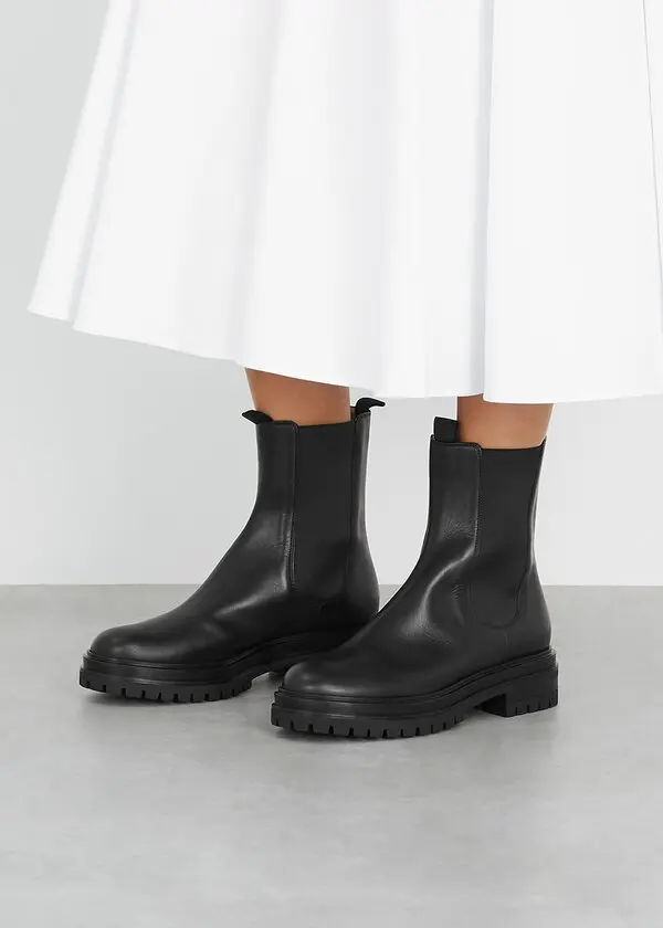 GIANVITO ROSSI 40 Leather Chelsea Boots - Black