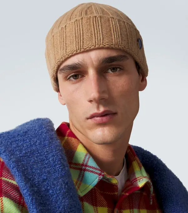 GOD'S TRUE CASHMERE Beanie With Lapis Lazuli Detailing - Beige