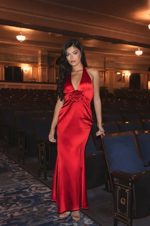 Mac Duggal Fitted Halter Gown With 3d Flower - Red