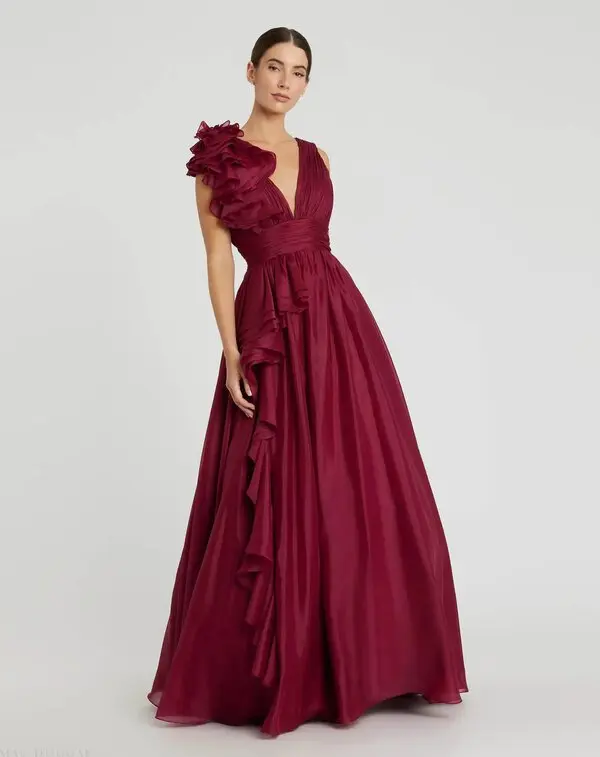 Mac Duggal Chiffon Gown With Ruffled Shoulder And V-neckline - Red