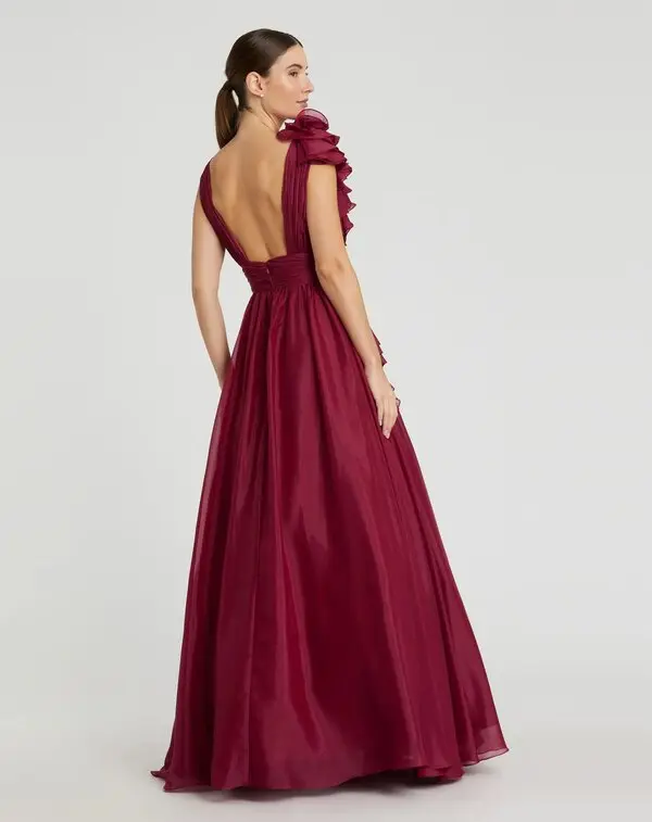 Mac Duggal Chiffon Gown With Ruffled Shoulder And V-neckline - Red