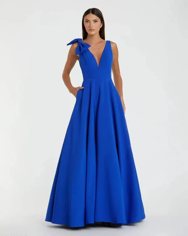 Mac Duggal Sleeveless Plunge Neck Ball Gown With Bow - Blue