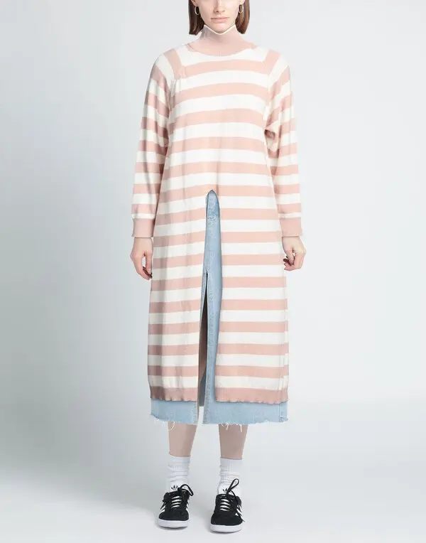 VICOLO Turtleneck Knit Top