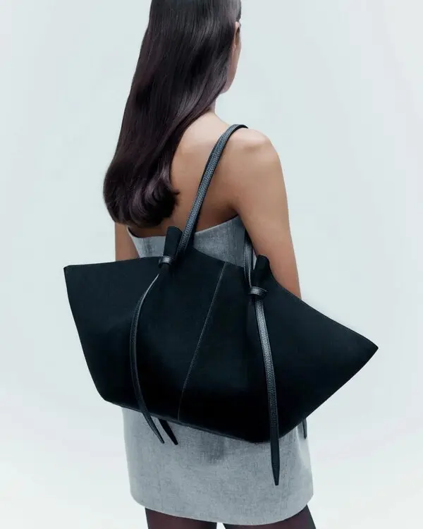 Yuzefi Large Mochi Shoulder Bag - Black