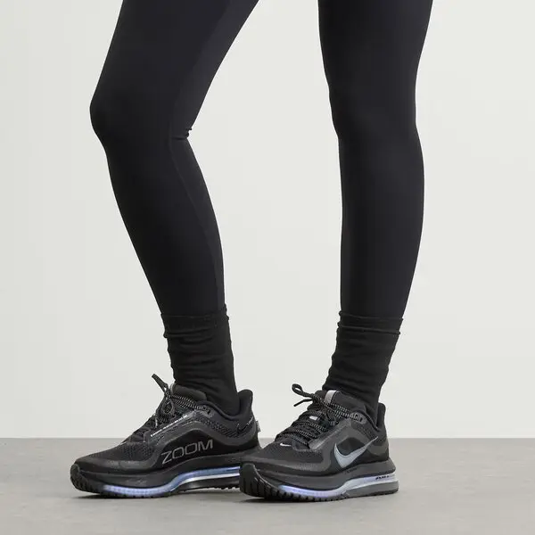 Nike Pegasus Premium Sneaker - Black/silver