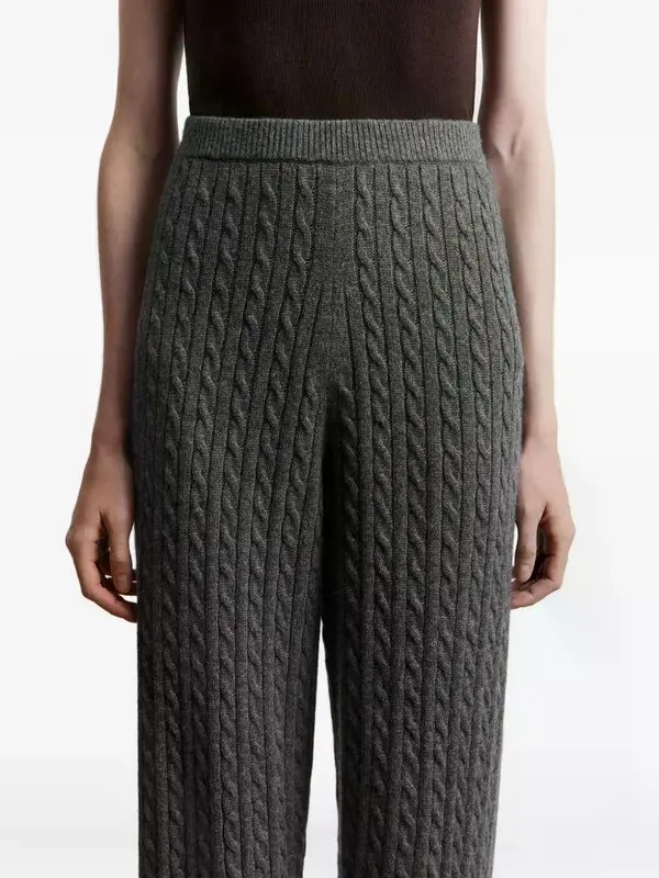 12 STOREEZ Rye Cable-knit Trousers