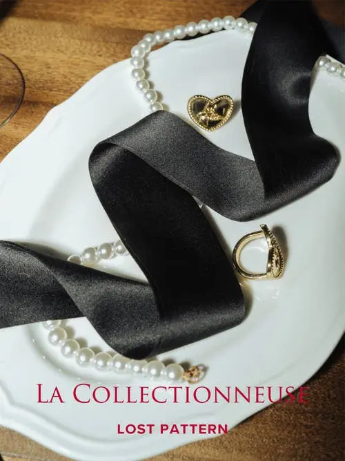 LOST PATTERN La Collectionneuse" Silk Ribbon Scarf - Black