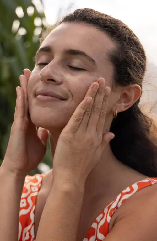 MAD HIPPIE Hydrating Facial Spf 25