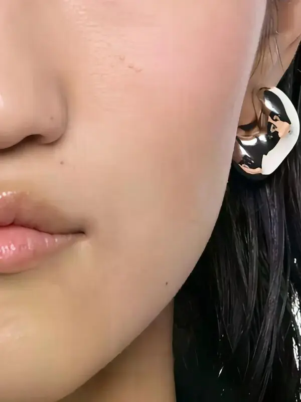 MARIA BLACK Saddle Earring Medium