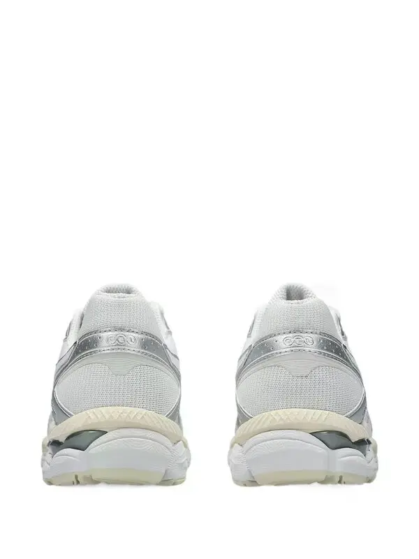 Asics Gel-cumulus 16 Logo Sneakers - White