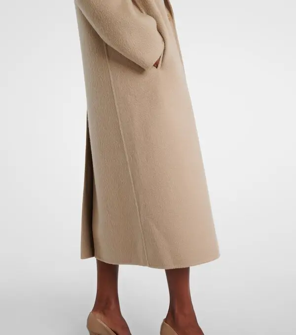 THE ROW Hariet Cashmere Coat - Beige