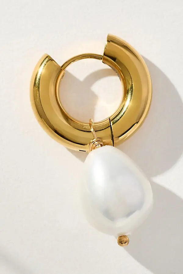 Timeless Pearly Drop Earrings