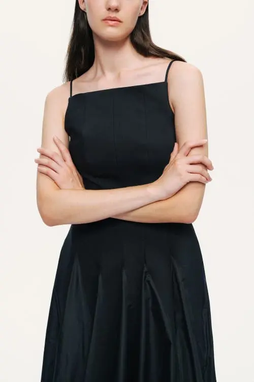 NOCTURNE Square-neck Pleated Midi Dress