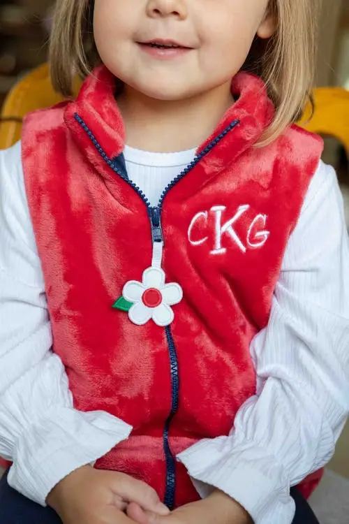 FLORENCE EISEMAN Plush Fleece Zip-up Vest With Appliqué Detail