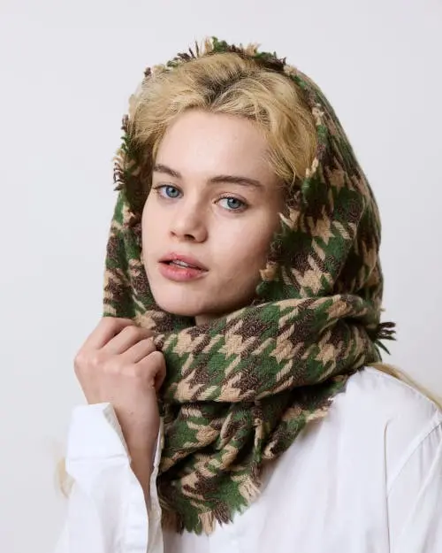 LOST PATTERN Houndstooth" Cashmere Scarf - Matcha & Coffee