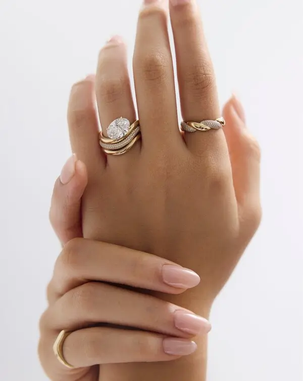 Ring Concierge Wave Wedding Band - Platinum