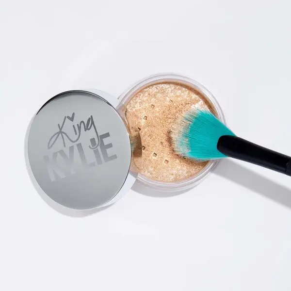 KYLIE COSMETICS King Kylie Highlighter Brush