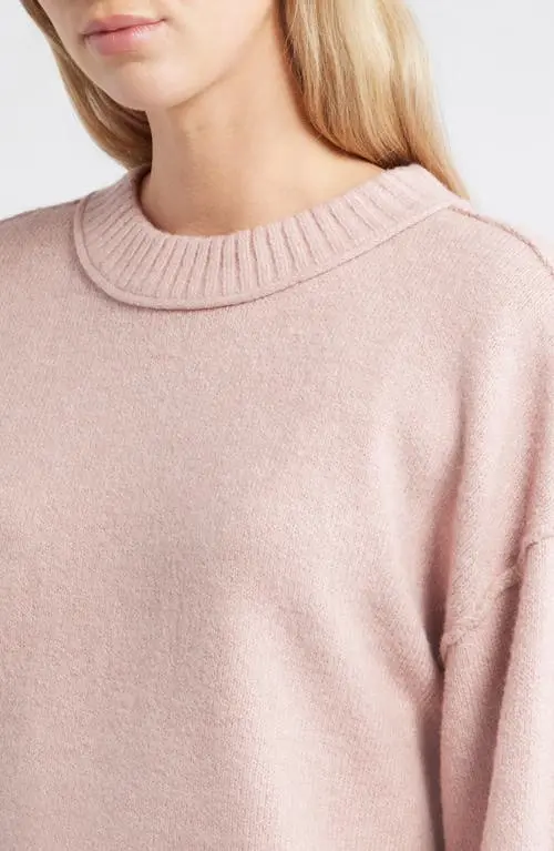 CITY BLUES Relaxed Crop Sweater - Blush