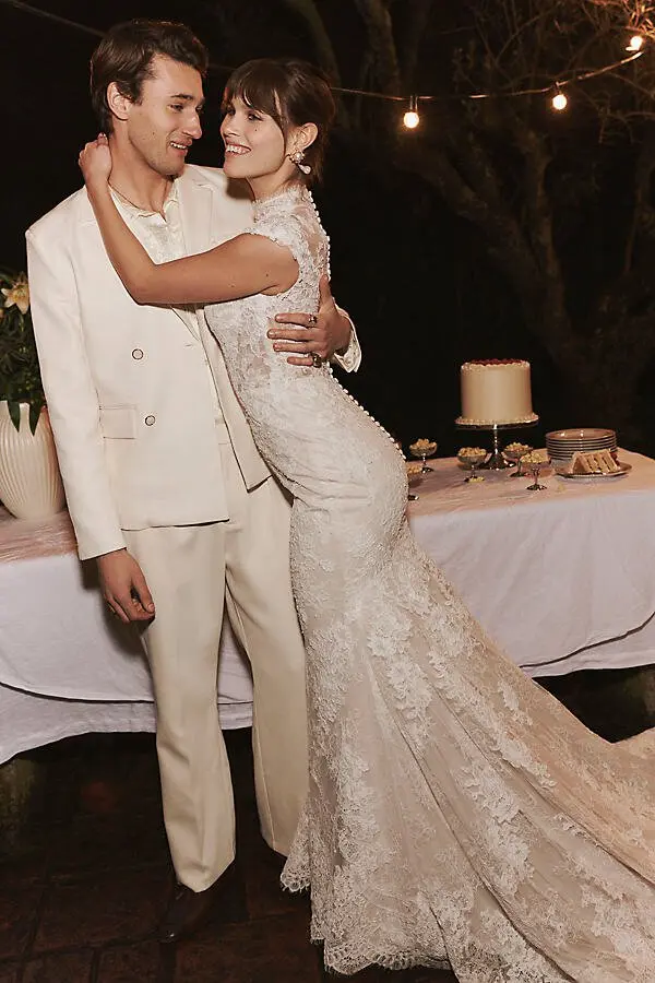 PRONOVIAS Eika Lace Wedding Gown - Ivory