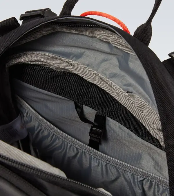 PEAK PERFORMANCE Vertical Technical Backpack