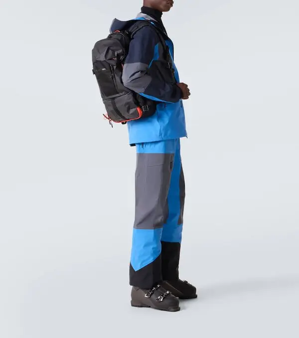 PEAK PERFORMANCE Vertical Technical Backpack