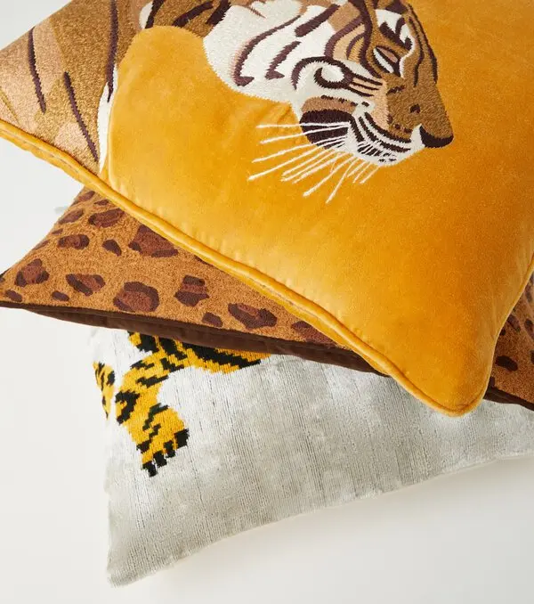 LES-OTTOMANS Silk And Cotton Velvet Cushion