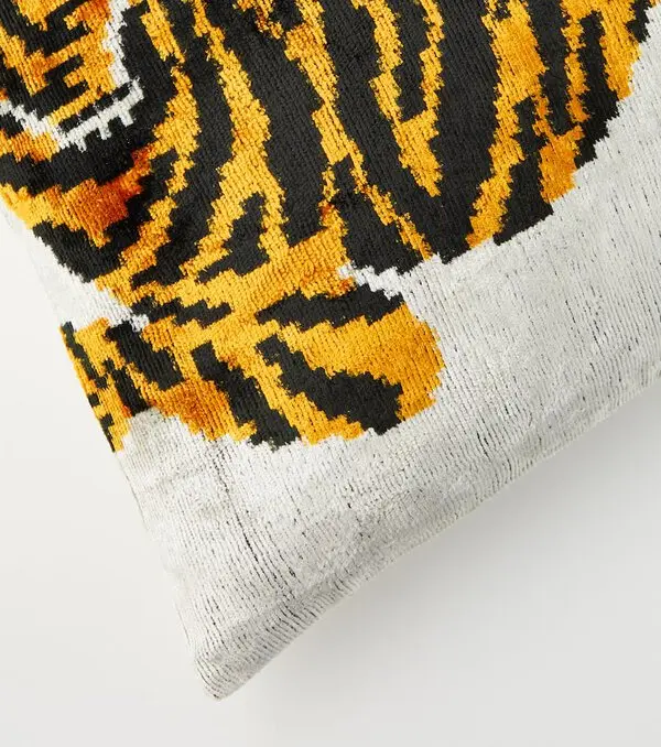 LES-OTTOMANS Silk And Cotton Velvet Cushion