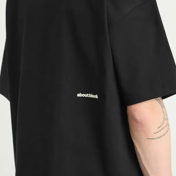 ABOUT:BLANK Mock Neck T-shirt - Black/ecru