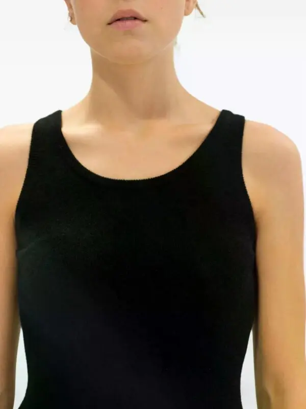 LA ROSE Sleeveless Tank Top - Black