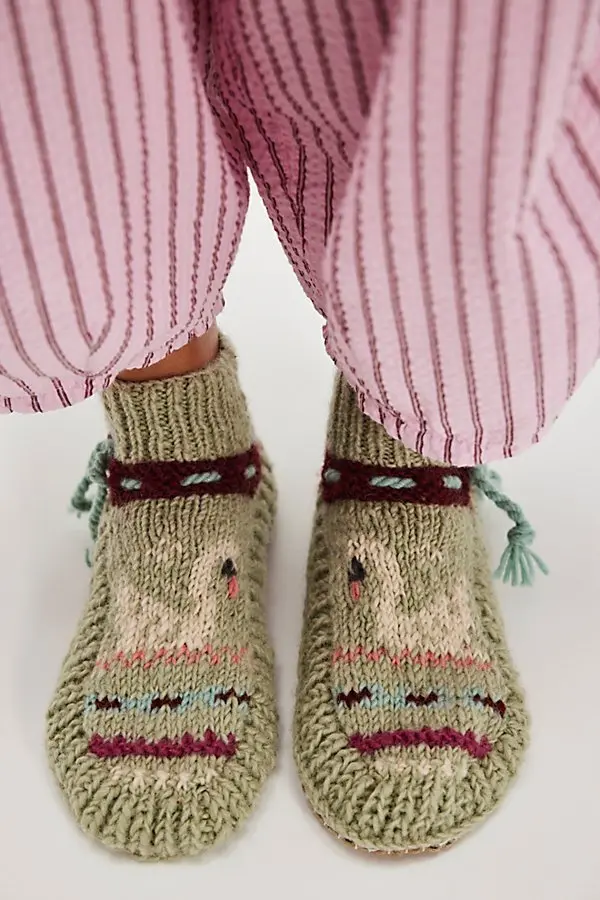 FRENCH KNOT Frosty Friends Slipper Socks - Swan