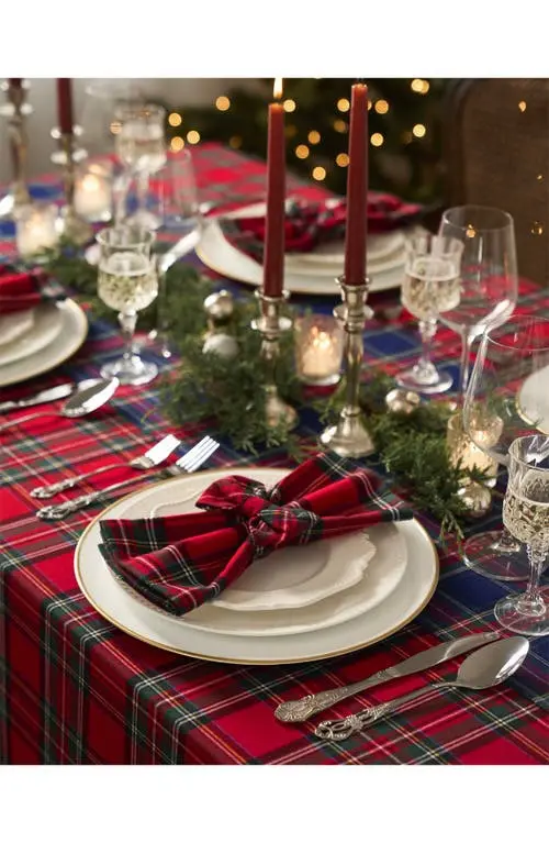 PETITE PLUME Imperial Tartan Plaid Tablecloth