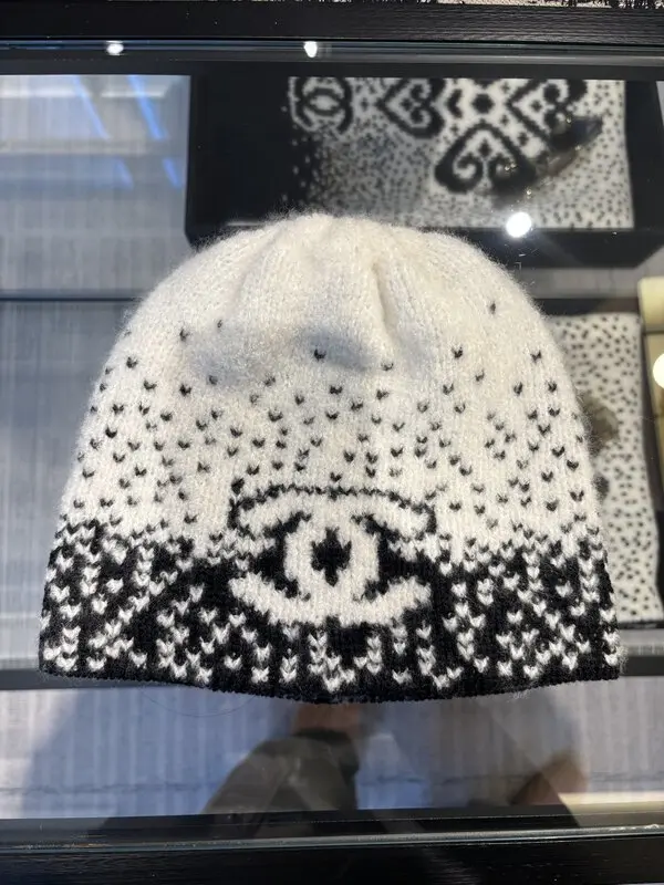 Chanel Black And White Cc Hat - White And Black