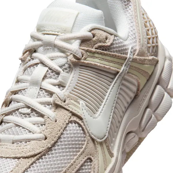 Nike Zoom Vomero Sneakers With Reflective Details - Grey