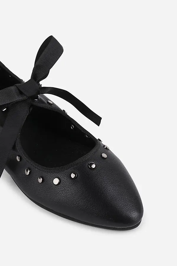 Intentionally Blank Peak Ribbon-tie Ballet Flats