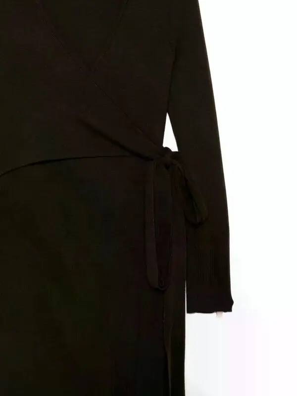 AKEP Side-slit Wrap Midi Dress