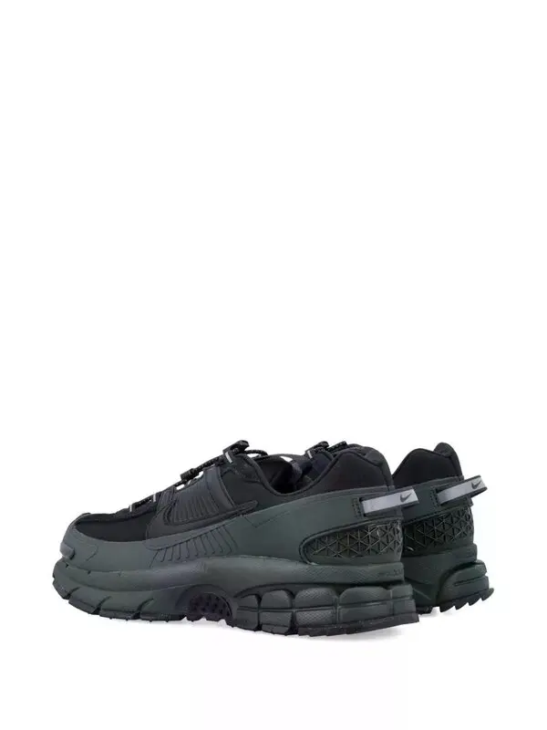 Nike Zoom Vomero Sneakers