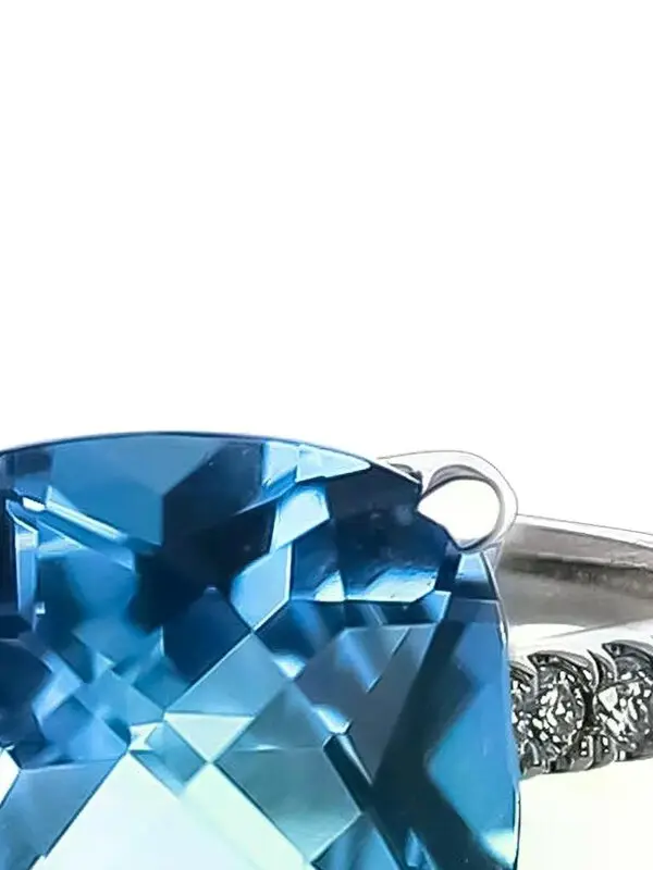 LISA NIK 18kt White Gold Swiss Topaz Ring