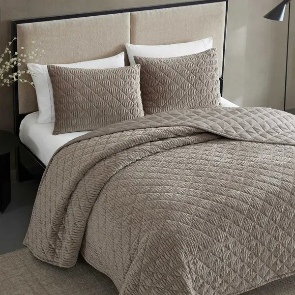Vera Wang Solid Crushed Velvet 3 Piece Quilt Set, Full/queen