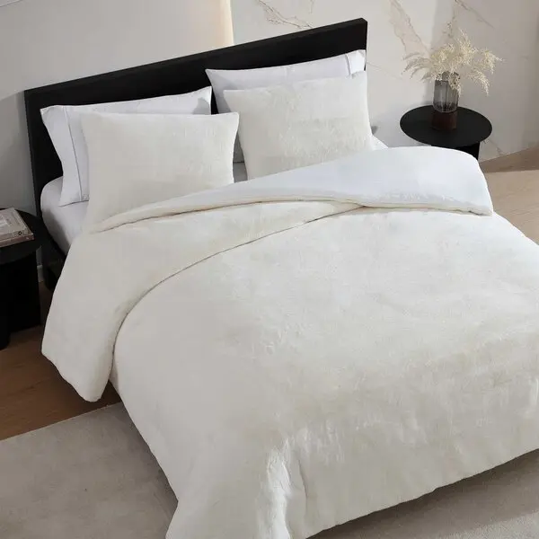 Vera Wang Signature Solid Faux Fur 3 Piece Comforter Set, Queen - Light Beige
