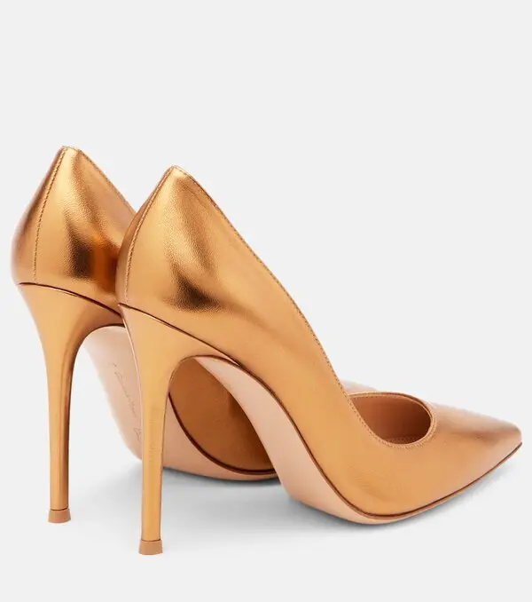 GIANVITO ROSSI 105 Metallic Leather Pumps - Gold