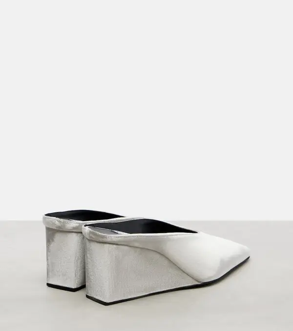 Alaïa Cube 75 Velvet Wedge Pumps - Silver