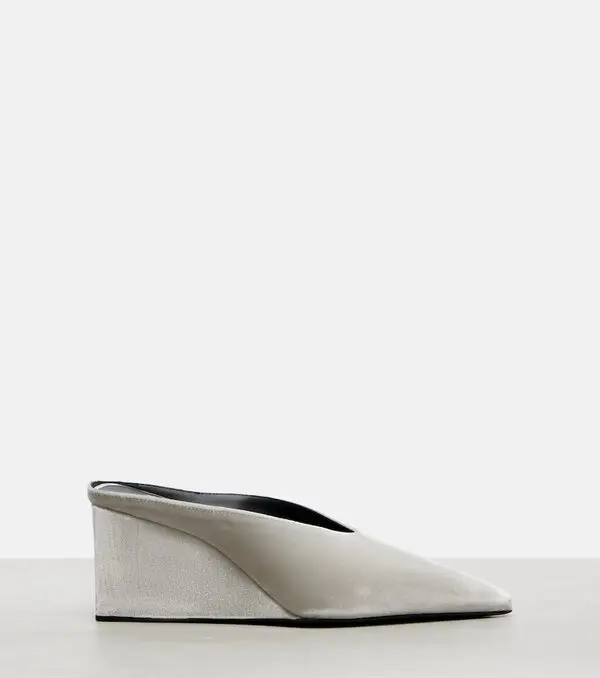 Alaïa Cube 75 Velvet Wedge Pumps - Silver