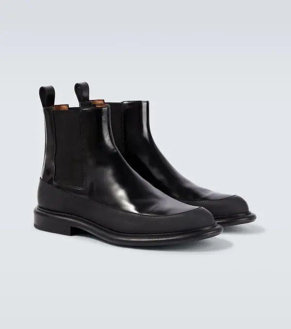 Givenchy Gent Leather Chelsea Boots