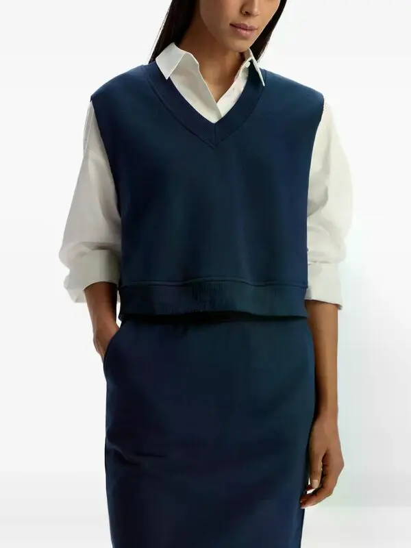 12 STOREEZ V-neck Top