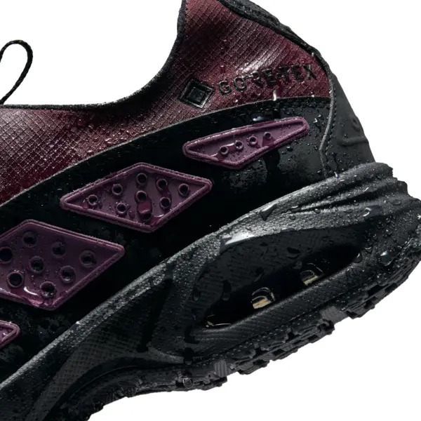 Nike Air Max Sndr Gore-tex Sneakers - Red