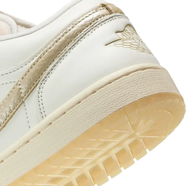 JORDAN 1 Low Se Shoes - White
