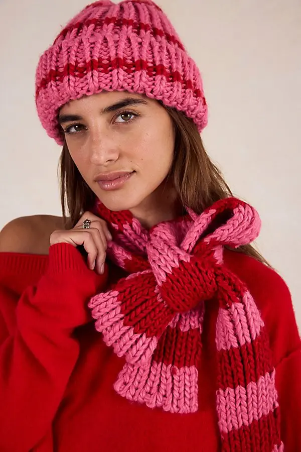 Free People Tacita Beanie And Scarf Set - Pink