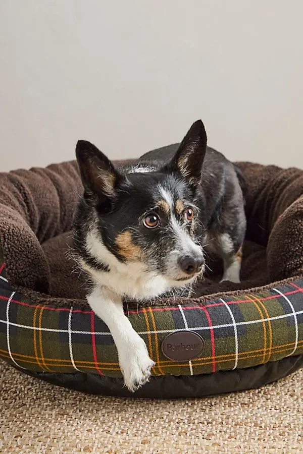 Barbour Dog Snuggle 30" Bed - Classic Tartan