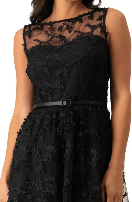 IVONNE Sleeveless Textured Maxi Dress