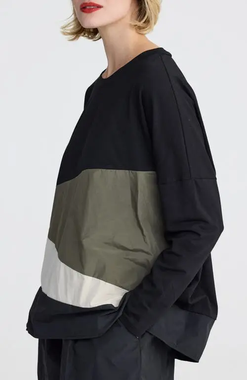 LUUKAA Colorblock Blouse With Asymmetrical Hem
